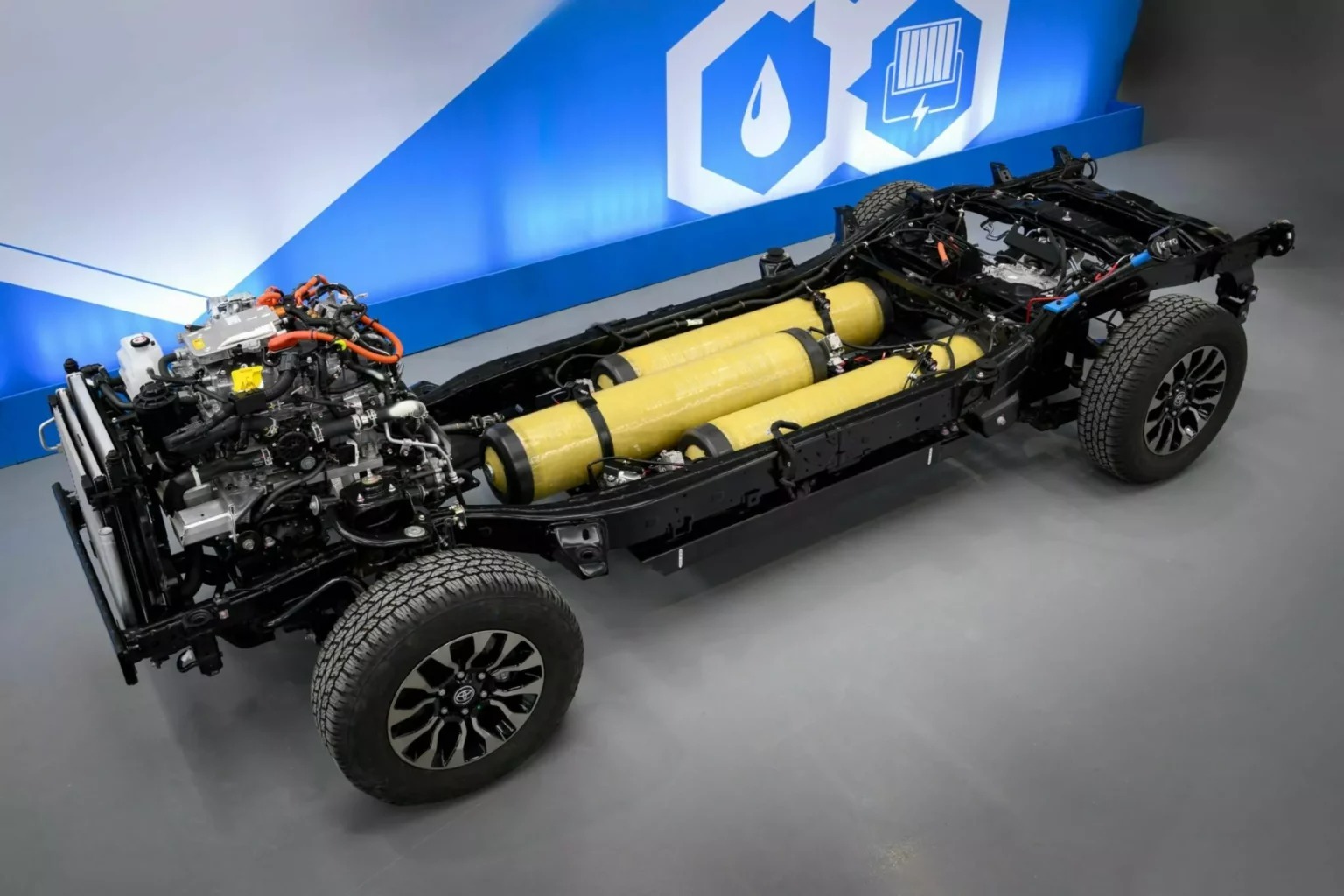 Toyota Hilux FCEV ขับเคลื่อนด้วยไฮโดรเจนวิ่งได้ไกลถึง 600 กม Motor Thailand